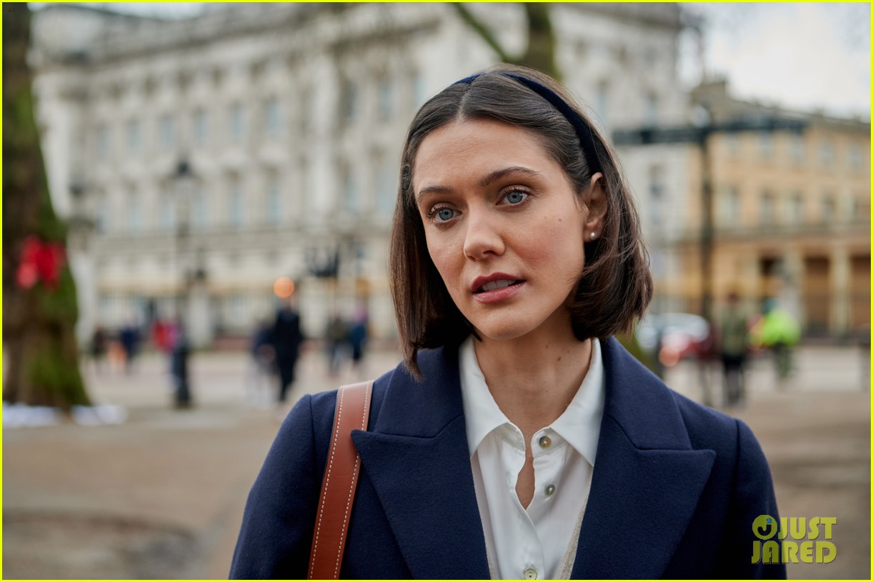 Will Kemp Jokes About Having An American Accent in Hallmark's 'Jolly ...