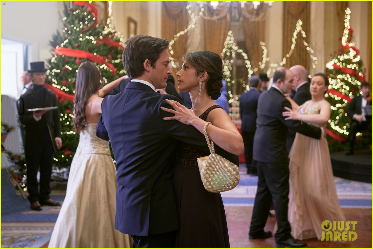 Will Kemp Jokes About Having An American Accent in Hallmark's 'Jolly ...