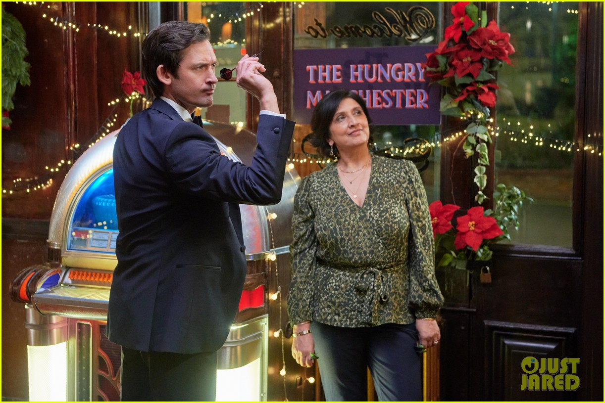 Will Kemp Jokes About Having An American Accent in Hallmark's 'Jolly ...