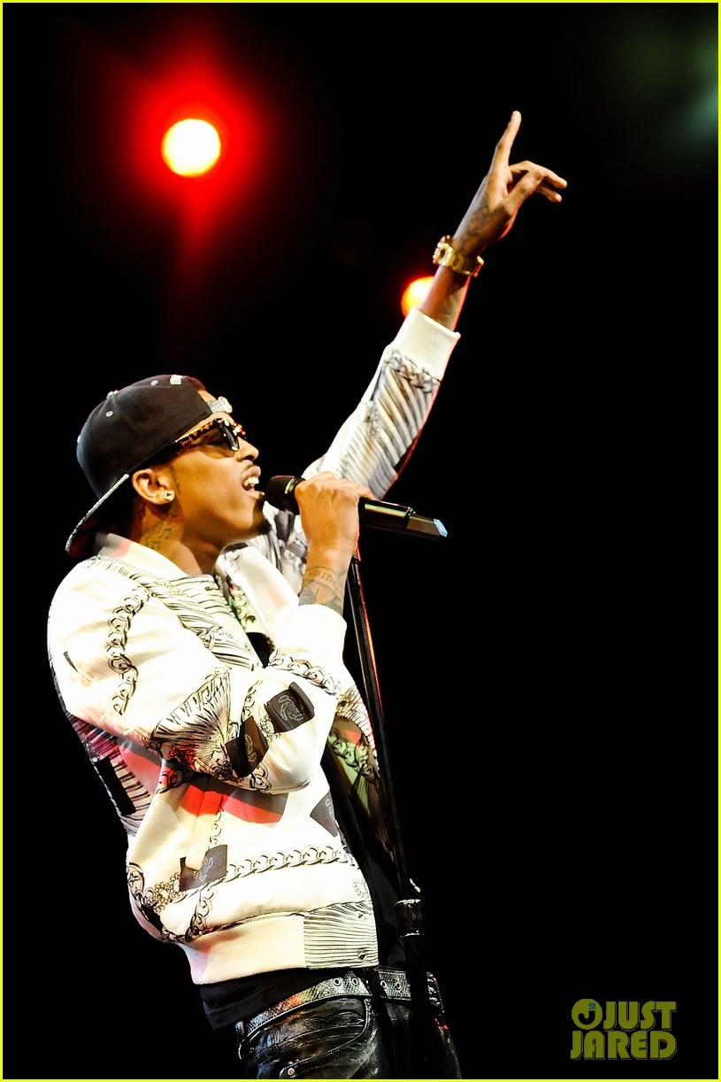 August Alsina Seemingly Comes Out, Introduces Possible Boyfriend on ...