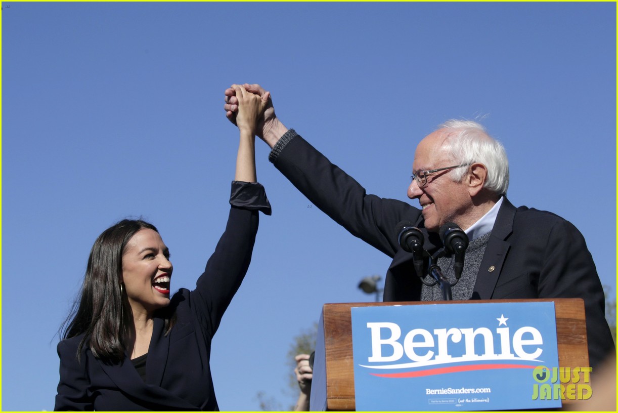 Alexandria Ocasio-Cortez Says Twitter Stopped Working For Her After She ...