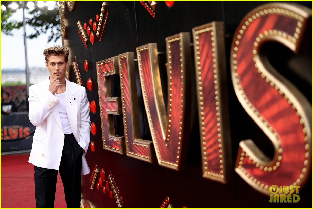 Here's The Elvis Presley Performance That Makes Austin Butler Cry ...