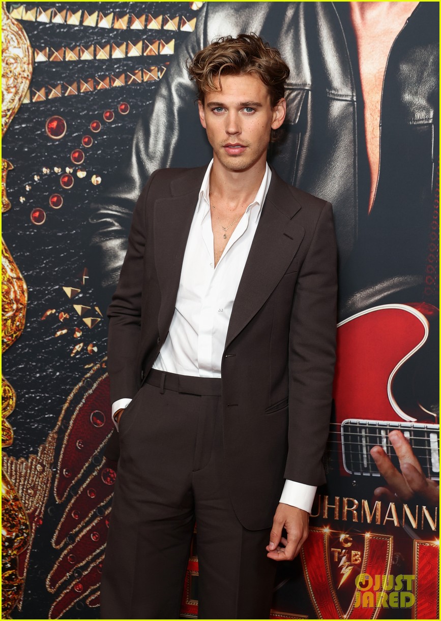 Here's The Elvis Presley Performance That Makes Austin Butler Cry ...