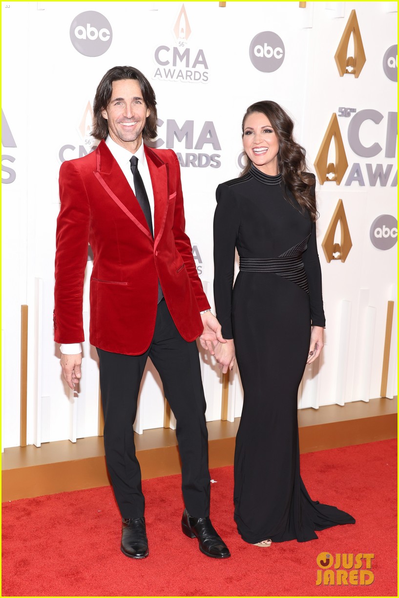 Thomas Rhett & Wife Lauren Akins Join Jessie James Decker & Husband ...