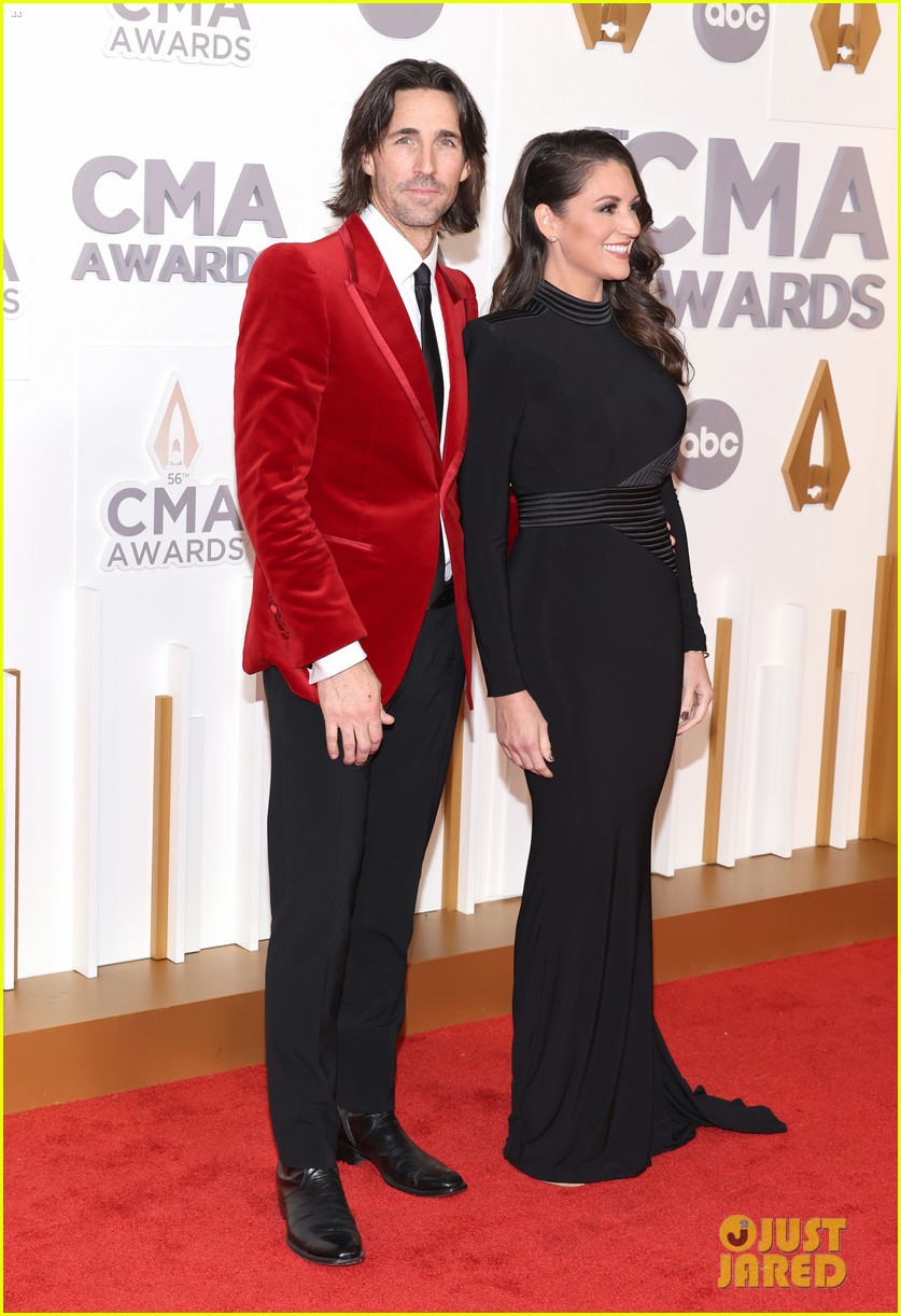 Thomas Rhett & Wife Lauren Akins Join Jessie James Decker & Husband ...