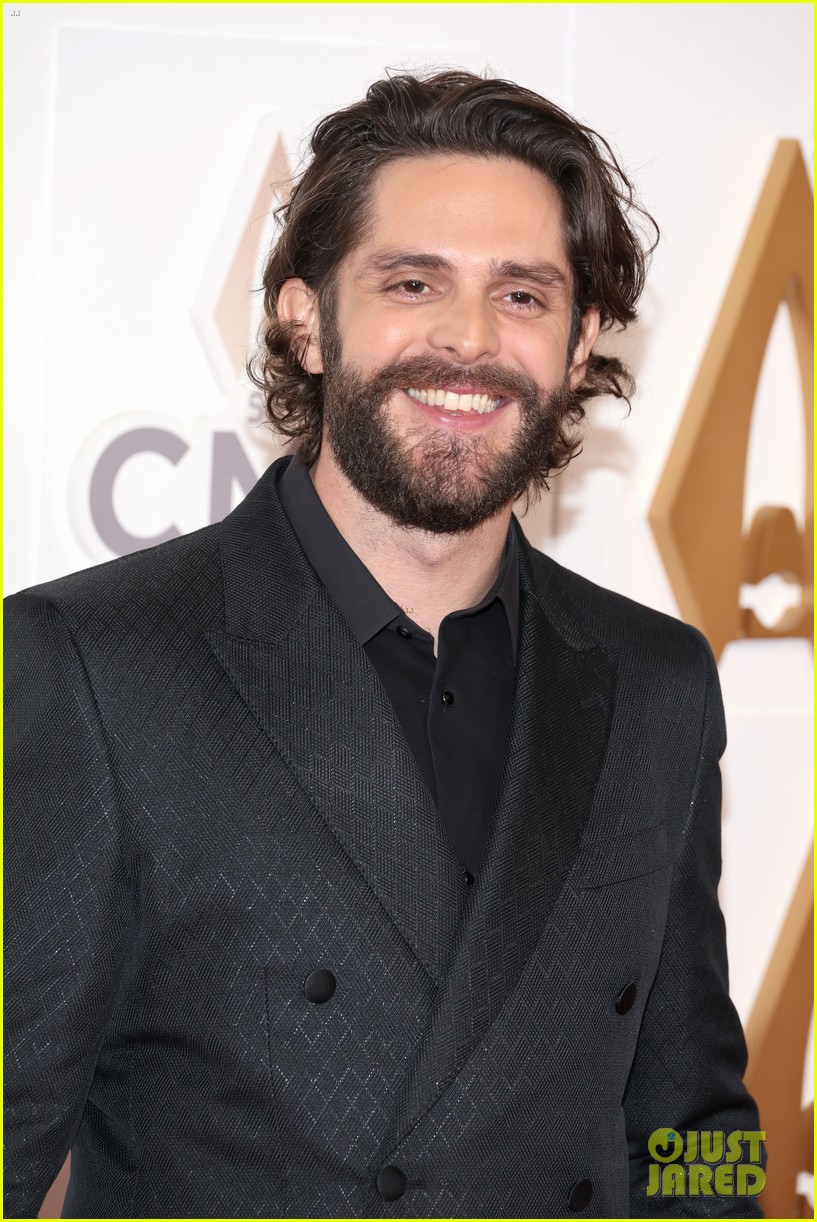 Thomas Rhett & Wife Lauren Akins Join Jessie James Decker & Husband ...