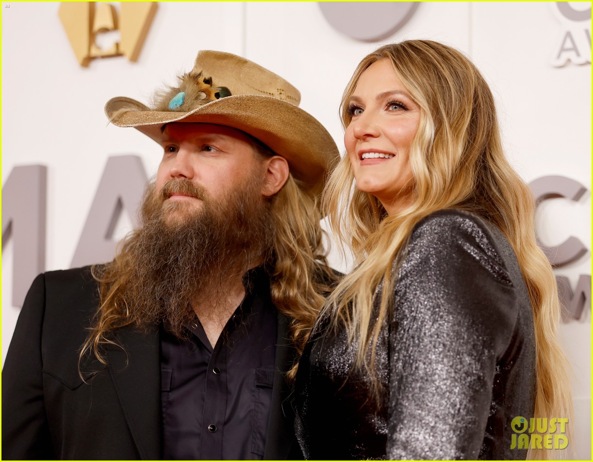 Thomas Rhett & Wife Lauren Akins Join Jessie James Decker & Husband ...