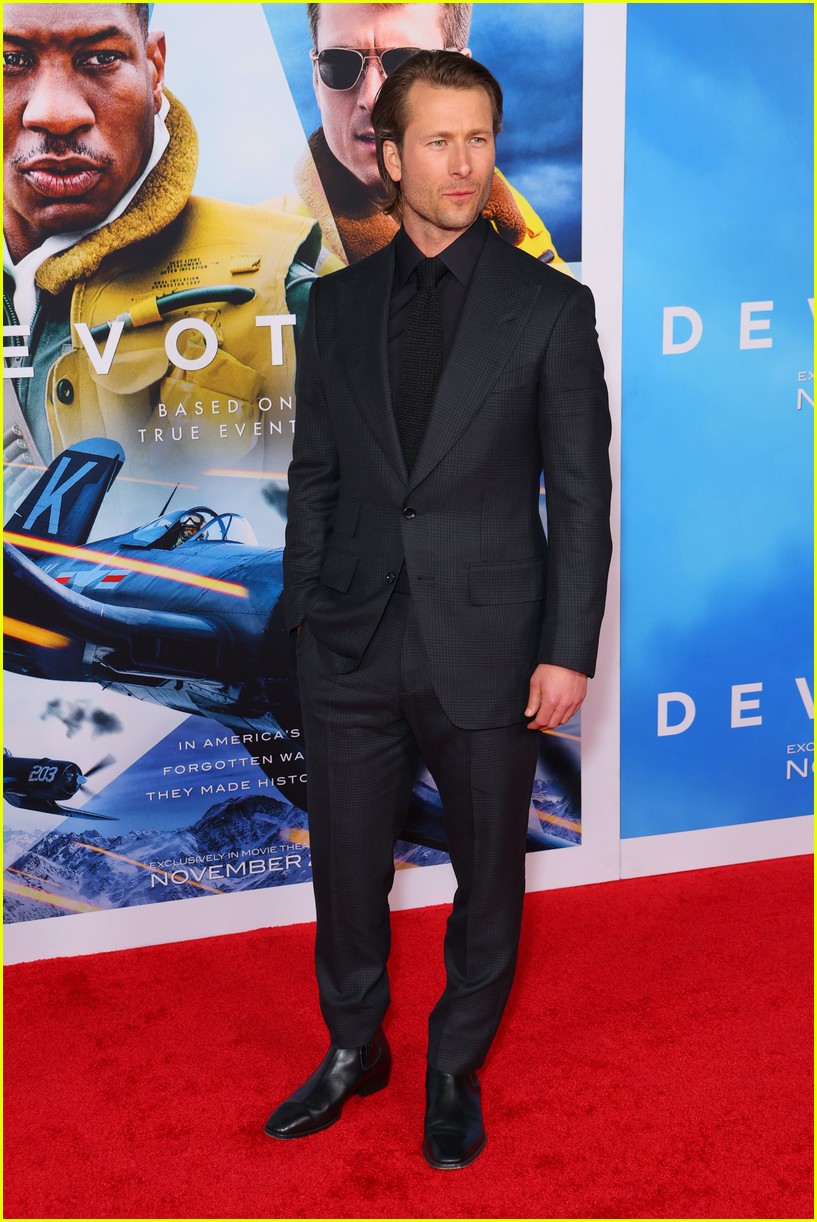 Michael B. Jordan Supports Jonathan Majors & Glen Powell at the ...