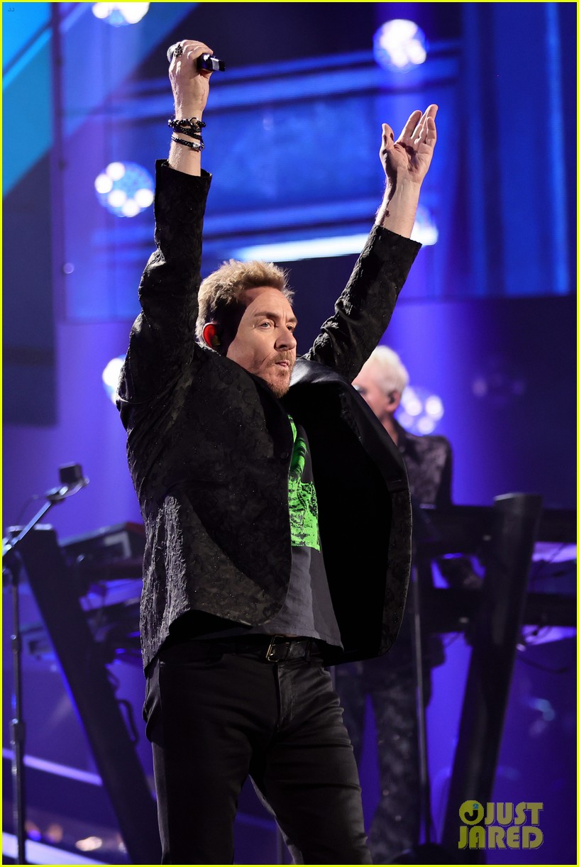 Duran Duran Reveal Andy Taylor's Cancer Diagnosis During Rock & Roll ...