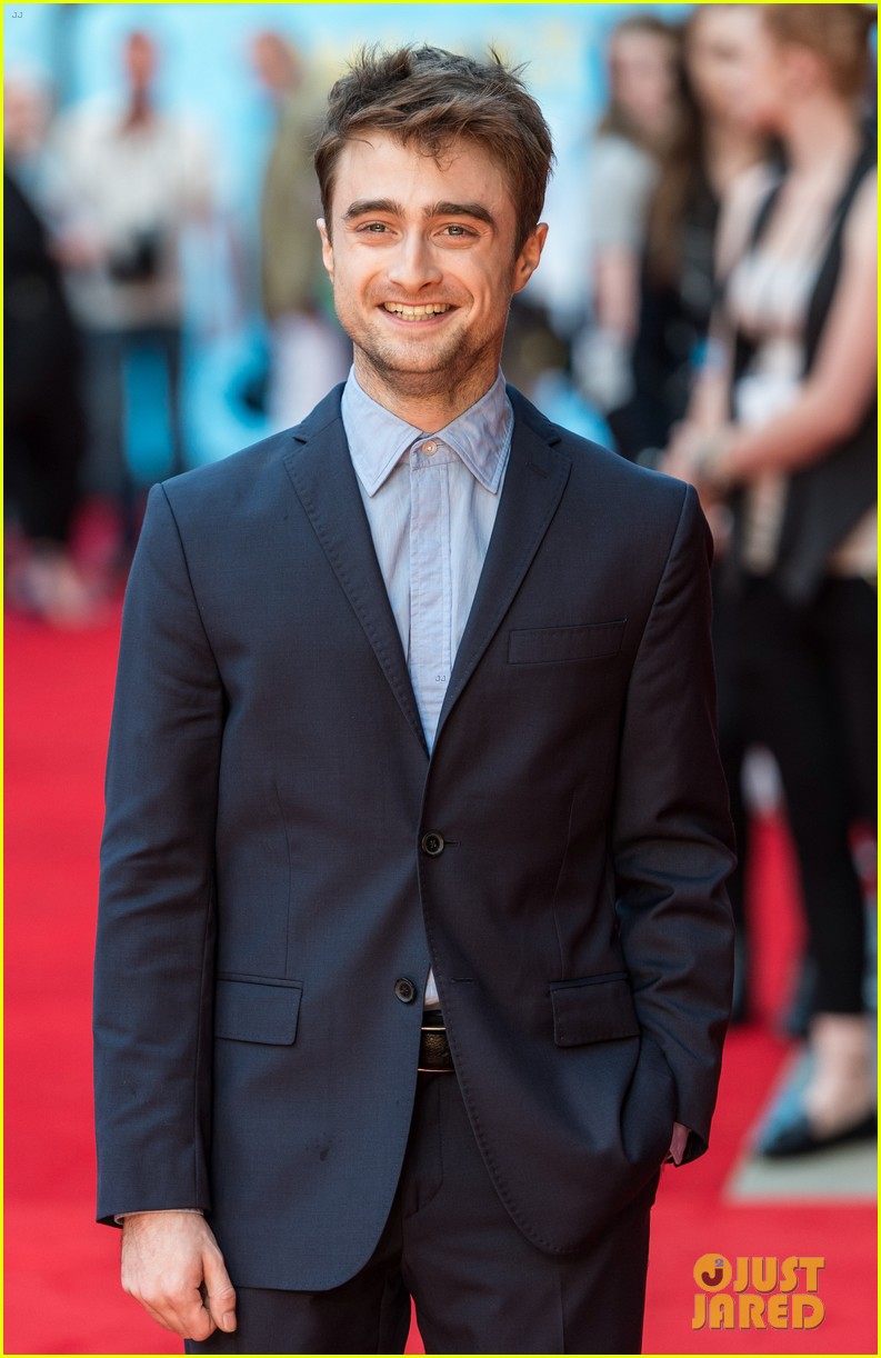 Elijah Wood Knows He Looks Like Daniel Radcliffe, Is Down to Play Him ...