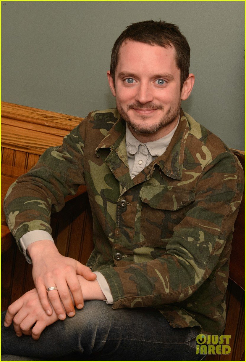 Elijah Wood Knows He Looks Like Daniel Radcliffe, Is Down to Play Him ...