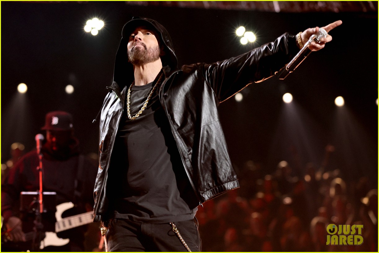 Eminem Thanks More Than 100 Artists in Rock & Roll Hall of Fame ...