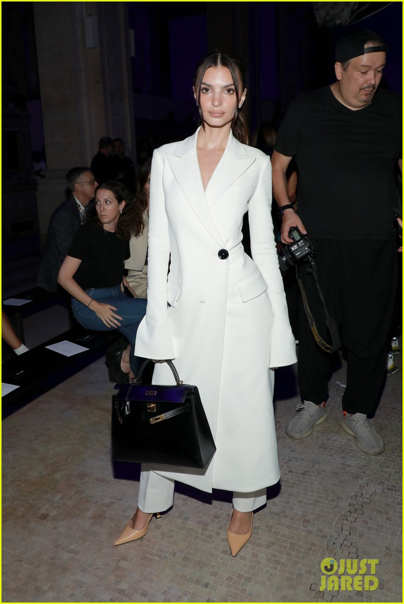 Pete Davidson & Emily Ratajkowski Have Thanksgiving Dinner Together ...