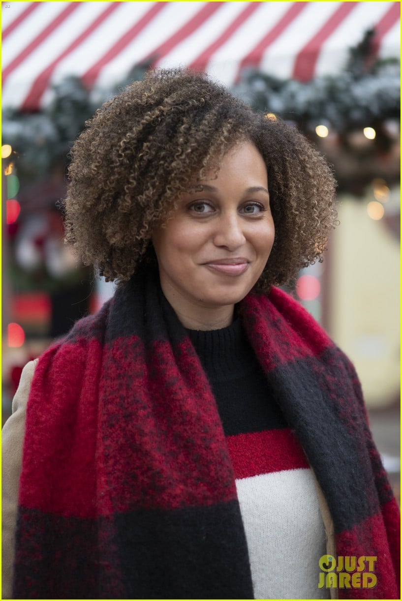 Duff Goldman Hosts A Gingerbread Competition in Discovery+'s 'A ...