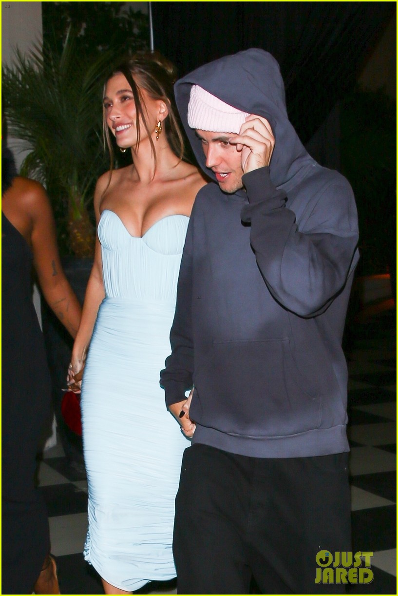 Hailey & Justin Bieber Go From Day To Night In Two Looks Over the ...