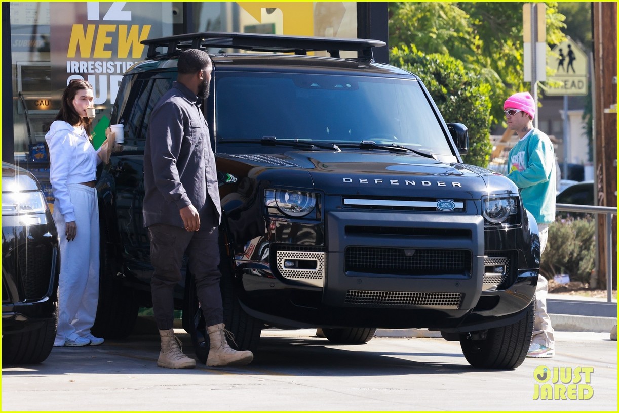 Hailey & Justin Bieber Go From Day To Night In Two Looks Over the ...