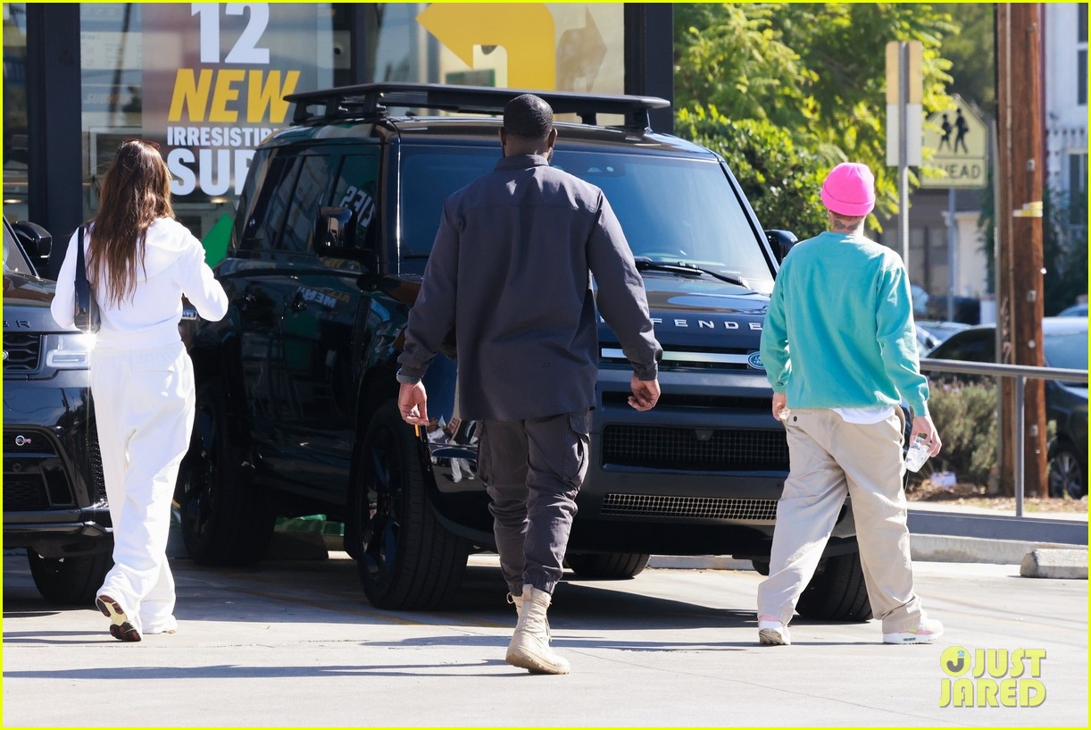 Hailey & Justin Bieber Go From Day To Night In Two Looks Over the ...