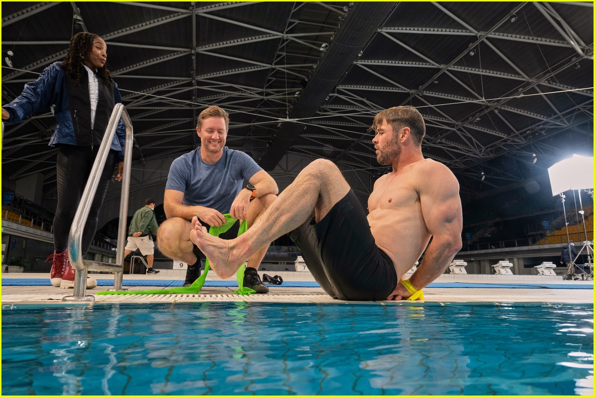 Every Photo of Chris Hemsworth Going Shirtless in His New National ...