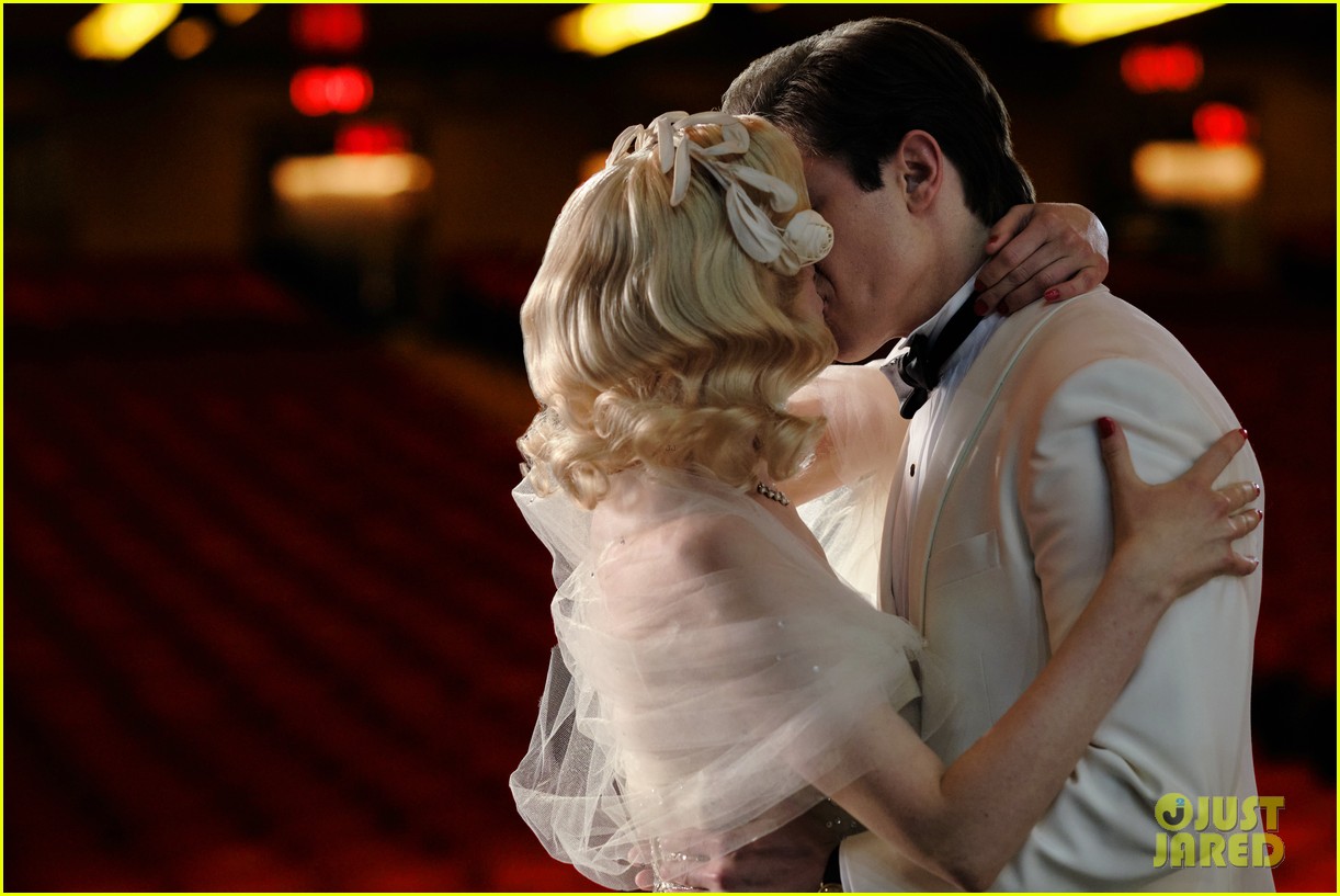 Ginna Claire Mason Chases Her Dreams To Become a Rockette in 'A Holiday ...