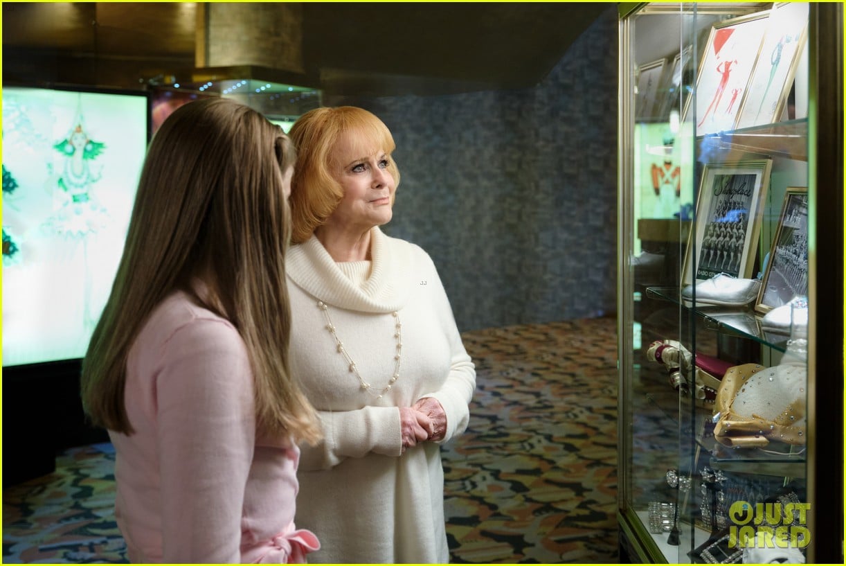 Ginna Claire Mason Chases Her Dreams To Become a Rockette in 'A Holiday ...