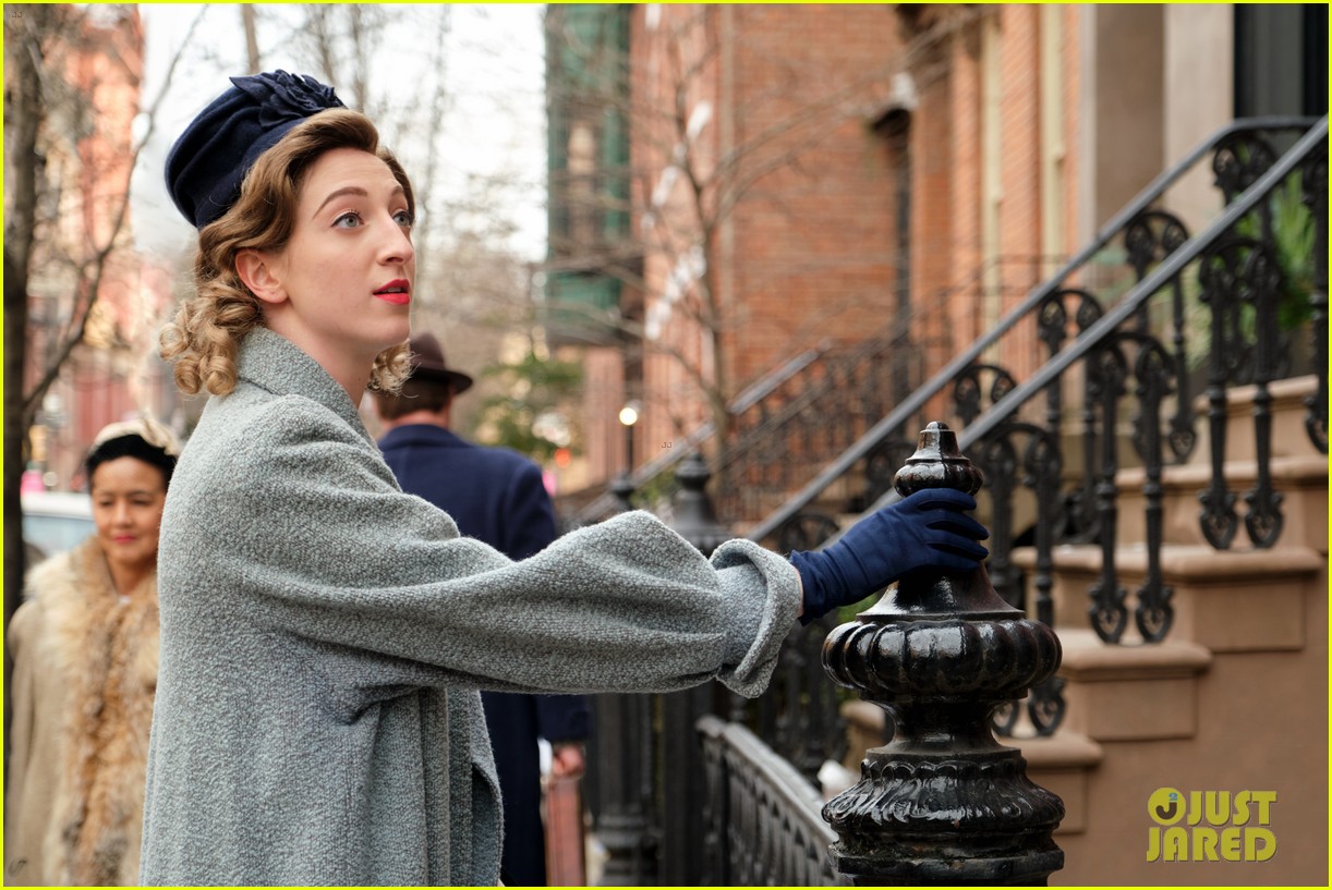 Ginna Claire Mason Chases Her Dreams To Become a Rockette in 'A Holiday ...