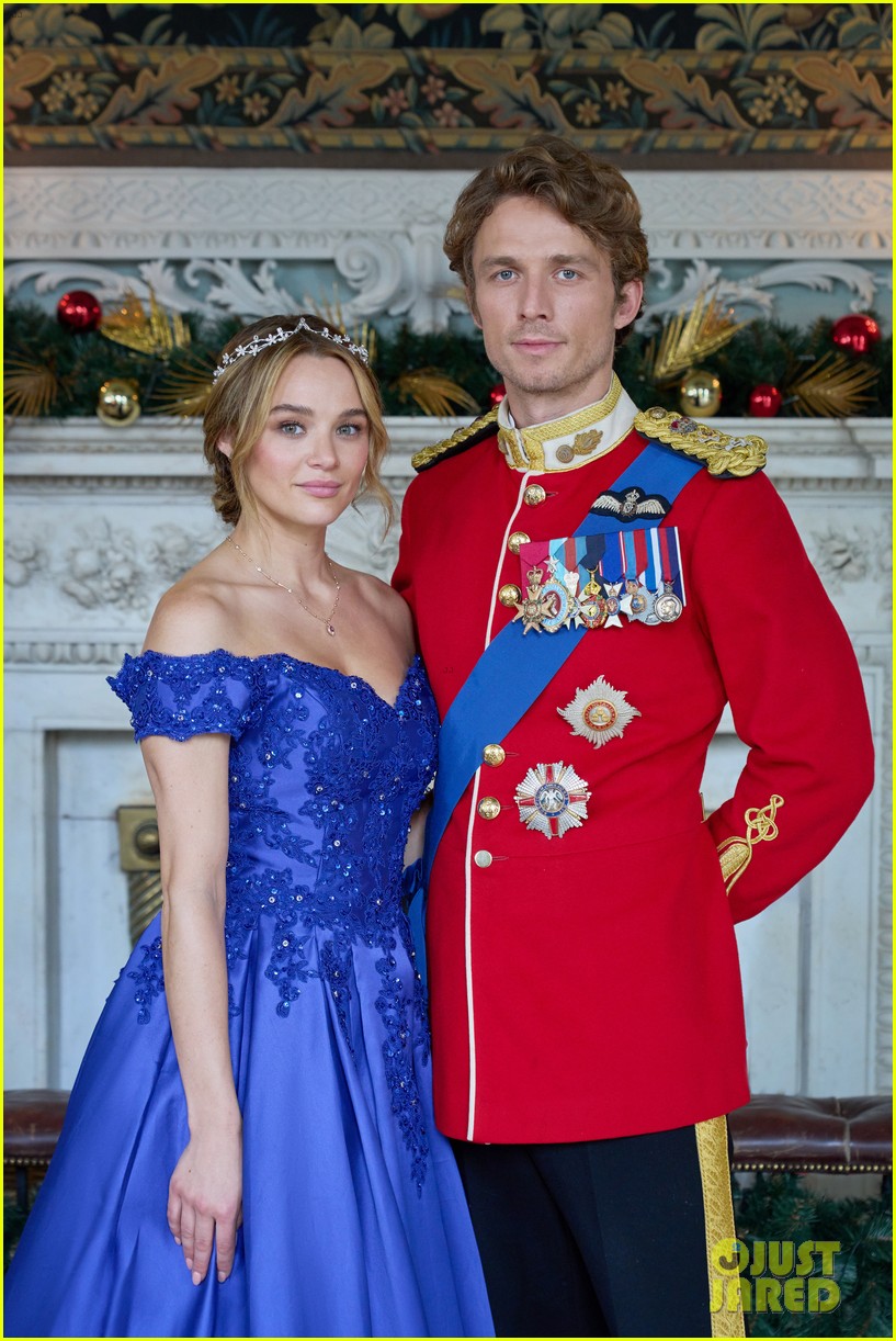 Hunter King Says She Cried Happy Tears While Working On Hallmark's 'A ...