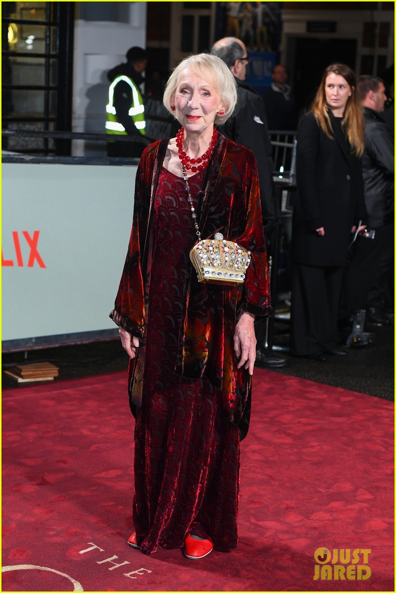 Imelda Staunton, The Crown's New Queen, Joins Cast at Season 5 Premiere ...