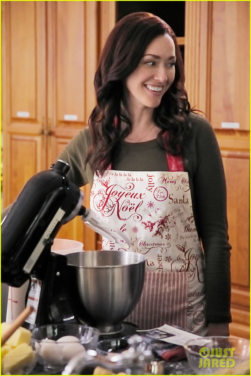 Beau Bridges & Sarah Power Go On A Treasure Hunt in Hallmark's 'Our ...