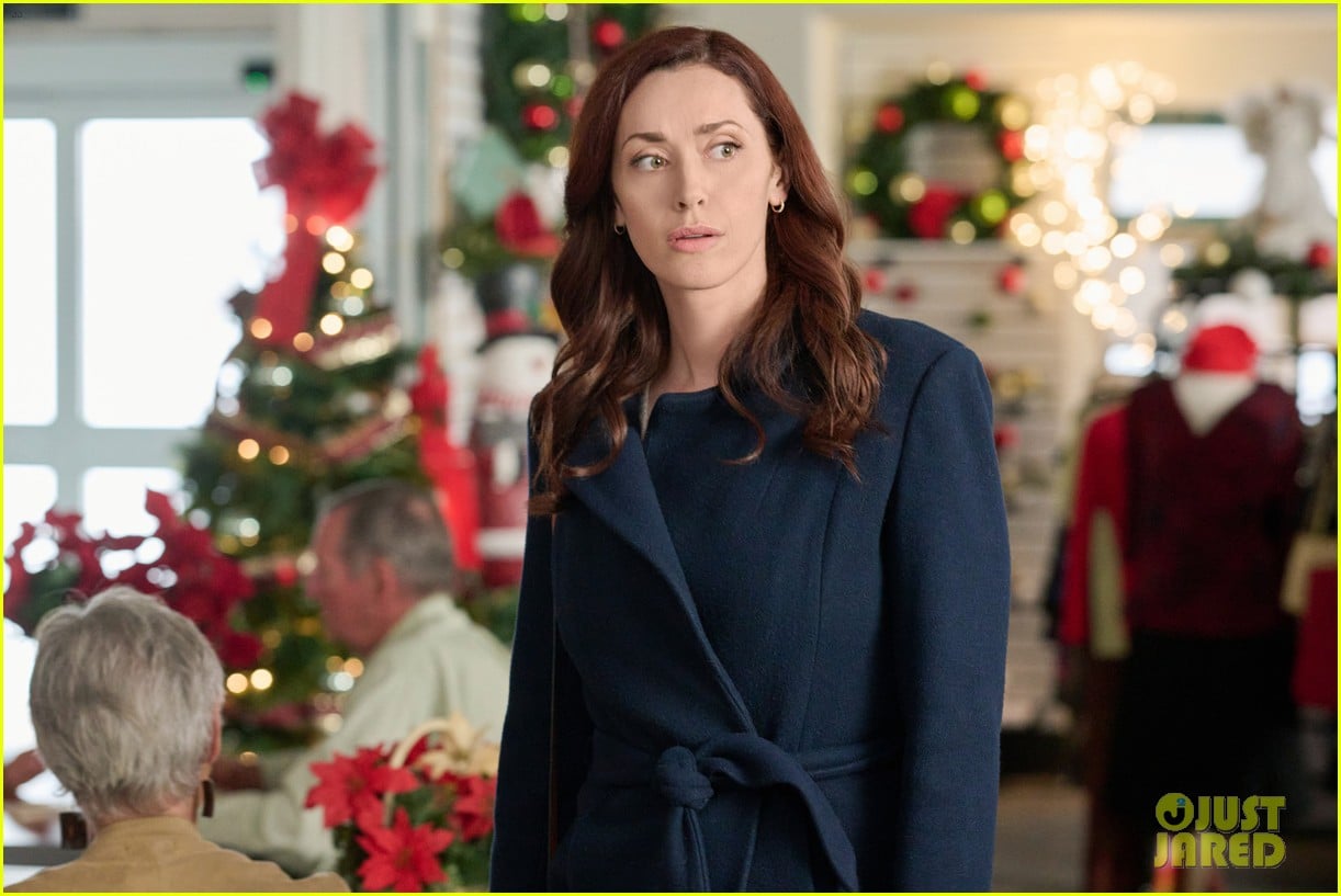 Beau Bridges & Sarah Power Go On A Treasure Hunt in Hallmark's 'Our ...