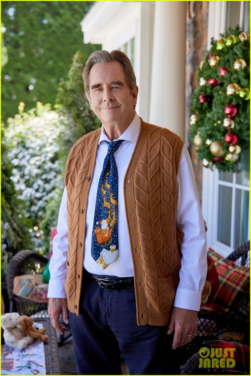 Beau Bridges & Sarah Power Go On A Treasure Hunt in Hallmark's 'Our ...