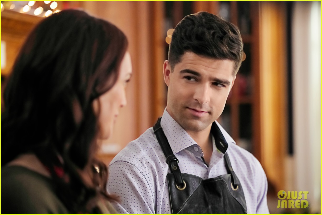 Beau Bridges & Sarah Power Go On A Treasure Hunt in Hallmark's 'Our ...