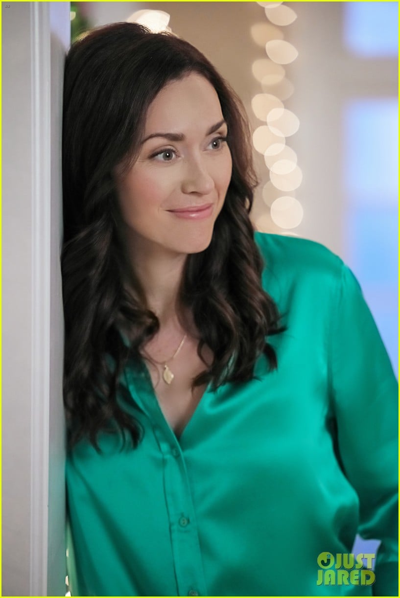 Beau Bridges & Sarah Power Go On A Treasure Hunt in Hallmark's 'Our ...