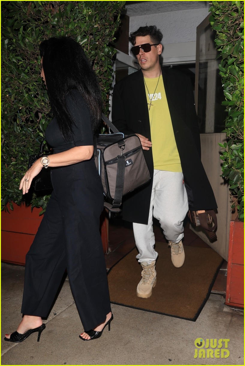Kanye West Dines Out With Milo Yiannopoulos & Fellow Kim Kardashian Ex ...