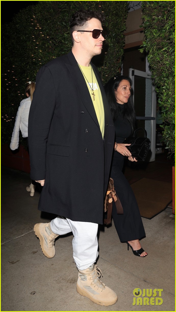 Kanye West Dines Out With Milo Yiannopoulos & Fellow Kim Kardashian Ex ...