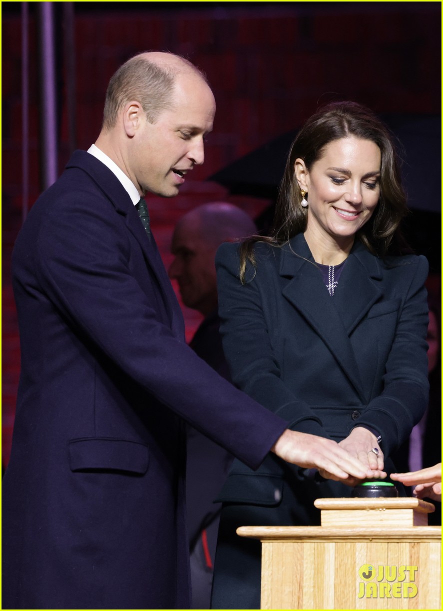 Prince William & Kate Middleton Arrive In Boston Ahead of Earthshot Prize Ceremony 2022: Photo ...