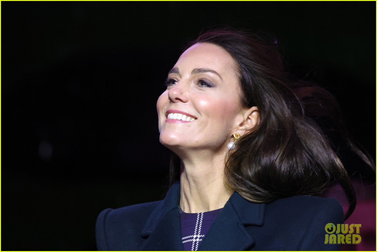 Prince William & Kate Middleton Arrive In Boston Ahead of Earthshot Prize Ceremony 2022: Photo ...