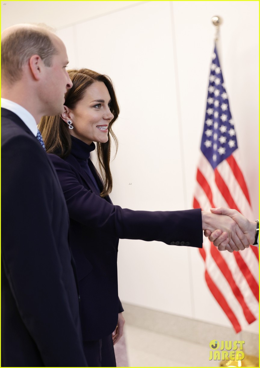 Prince William & Kate Middleton Arrive In Boston Ahead of Earthshot Prize Ceremony 2022: Photo ...