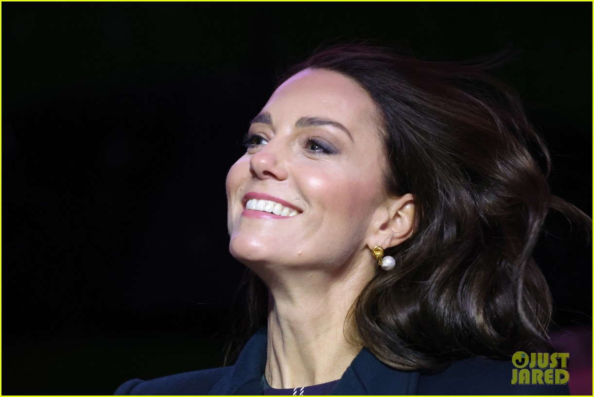 Prince William & Kate Middleton Arrive In Boston Ahead of Earthshot ...