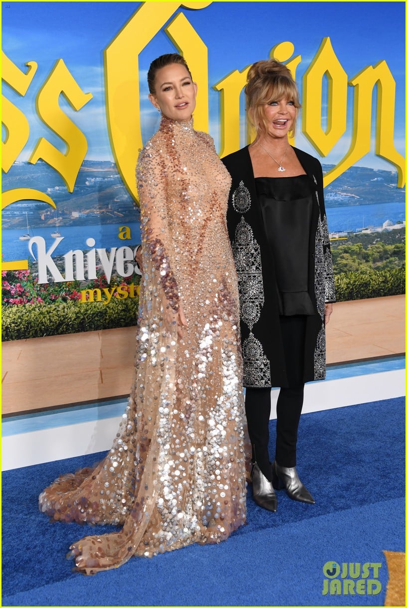 Kate Hudson Shares Wedding Update While Attending 'Knives Out 2 ...