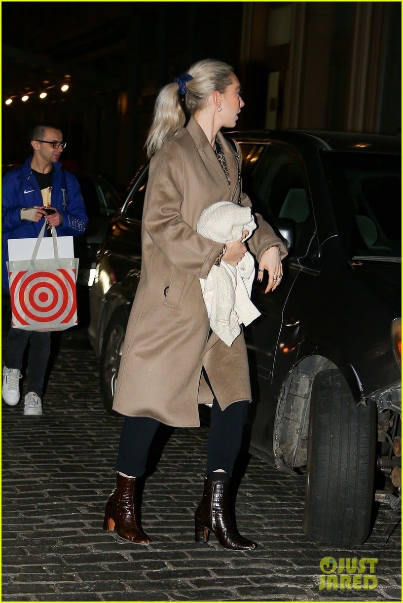 Vanessa Kirby Spotted Again with Lacrosse Player Paul Rabil Amid Dating ...