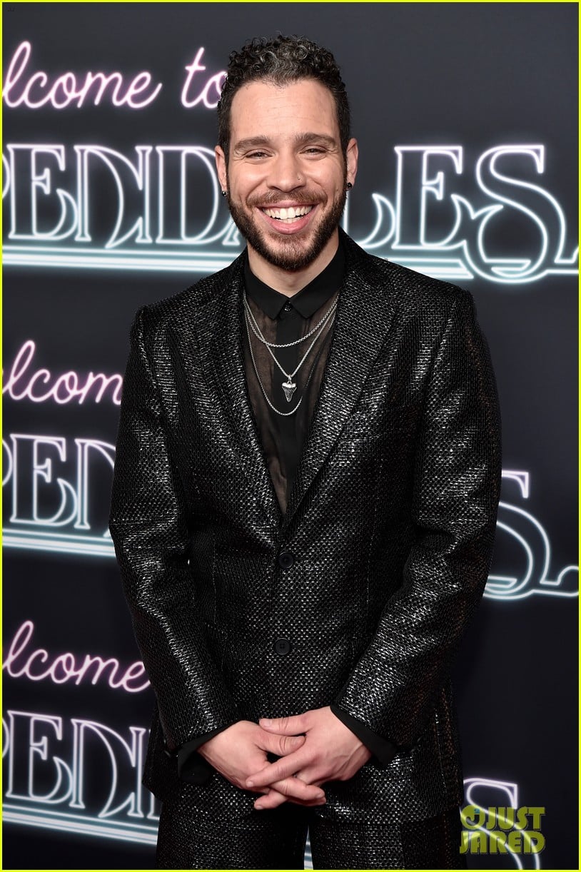 Kumail Nanjiani Gets Support from Wife Emily V. Gordon at 'Welcome to ...