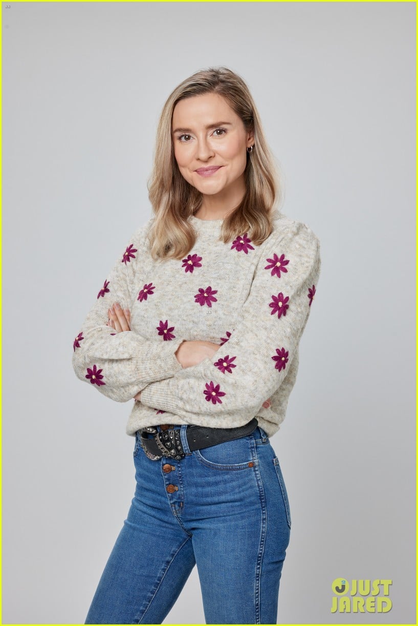 Taylor Cole & Benjamin Ayres Search For Her Long Lost Family in ...