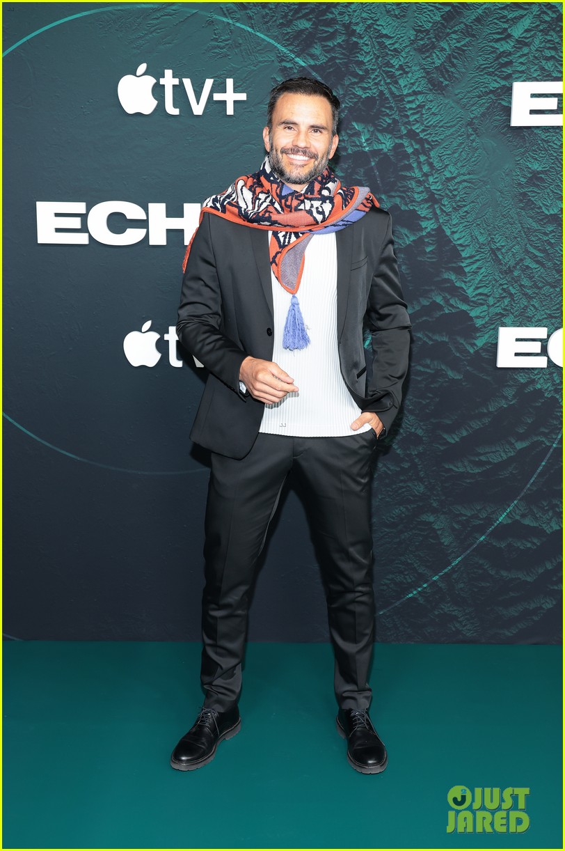 Luke Evans Fixes Michiel Huisman's Shirt at 'Echo 3' Series Premiere ...