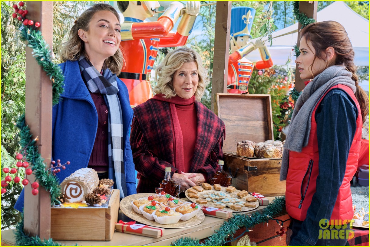 Andrew Walker Describes Hallmark's 'Maple Valley Christmas' As A ...