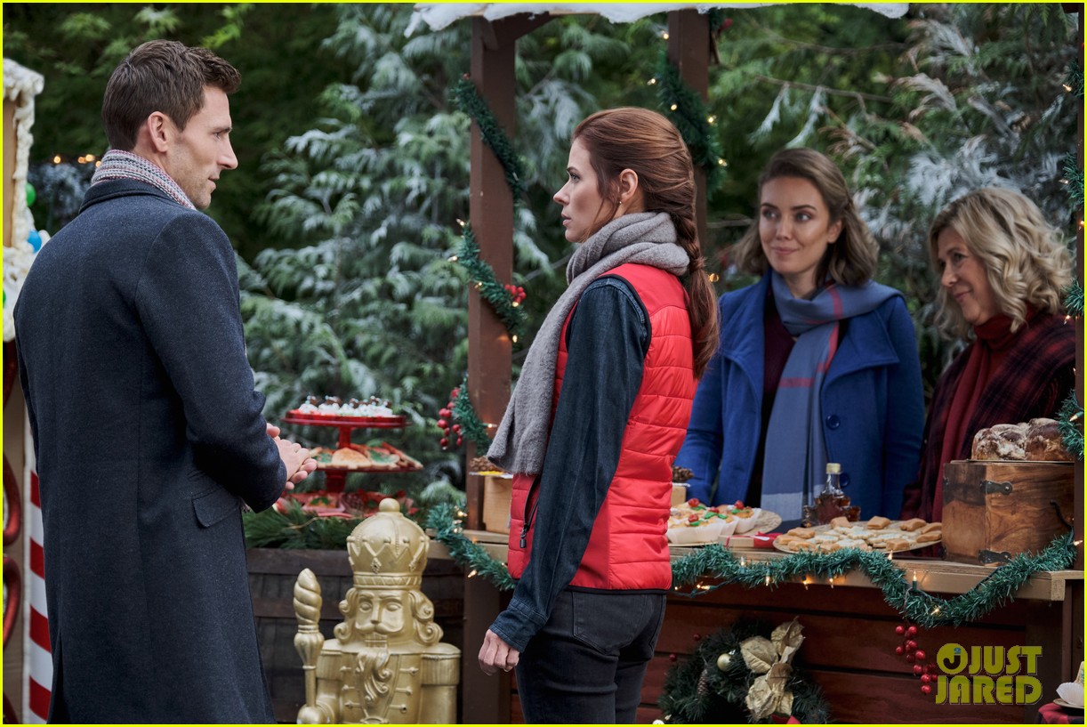 Andrew Walker Describes Hallmark's 'Maple Valley Christmas' As A ...