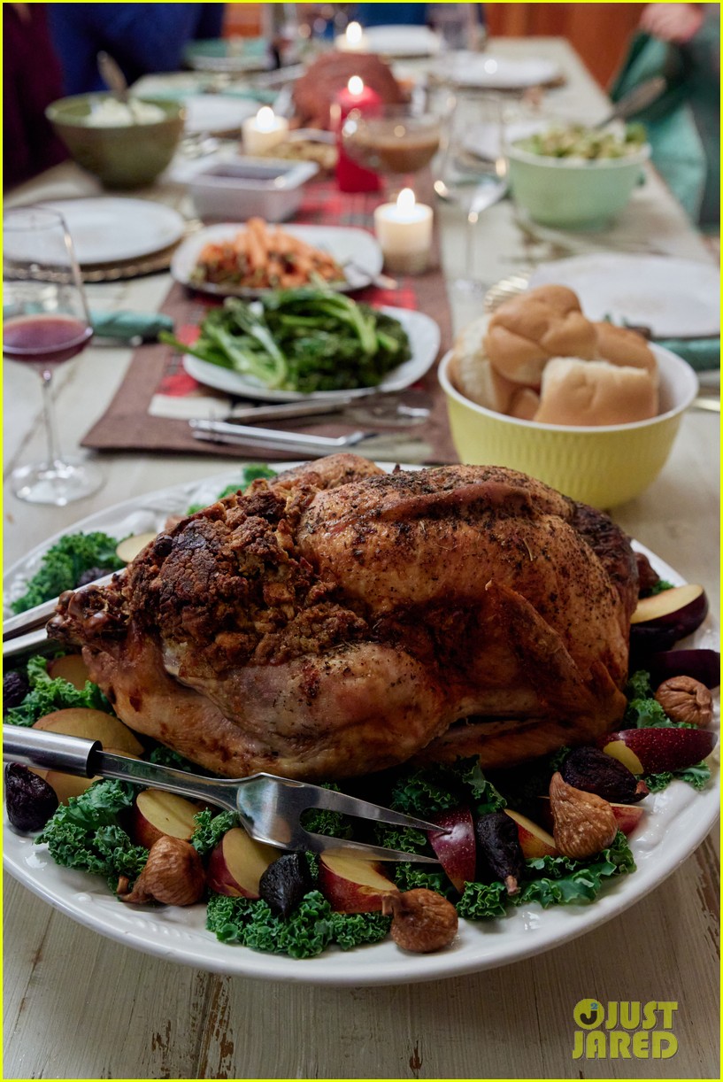 Andrew Walker Describes Hallmark's 'Maple Valley Christmas' As A ...