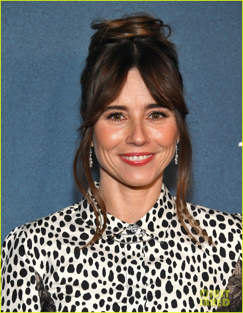 Linda Cardellini & James Marsden Attend the Premiere of 'Dead to Me ...