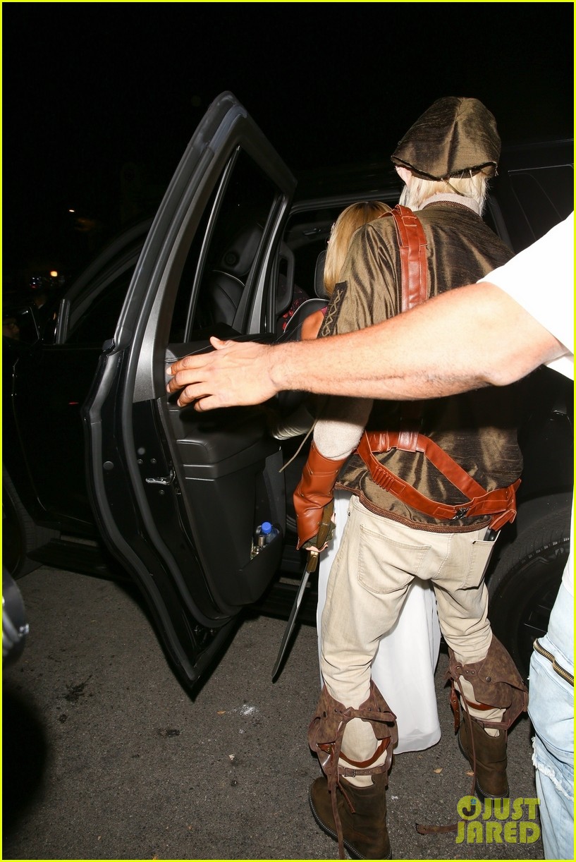 Megan Fox & Machine Gun Kelly Dress Up as Iconic Video Game Characters ...