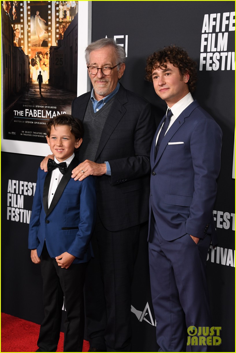 Michelle Williams Makes First Appearance at 'The Fabelmans' Premiere ...