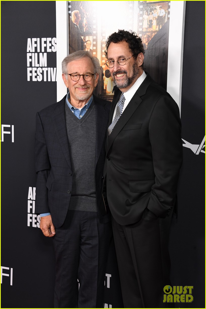 Michelle Williams Makes First Appearance at 'The Fabelmans' Premiere ...